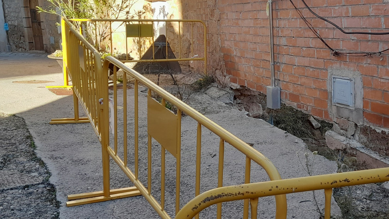 Els Torms restaurarà el mur esfondrat que obliga a tallar el carrer ...